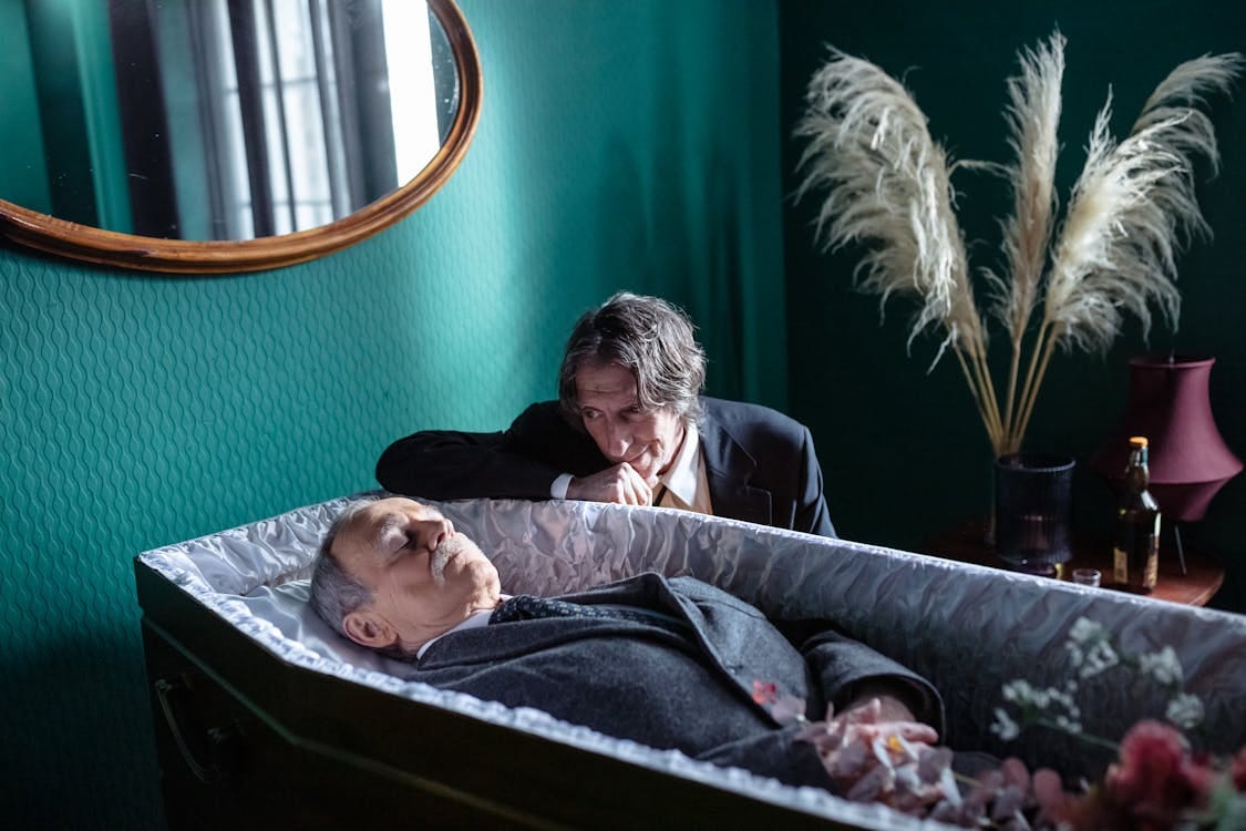 Dead People In Open Caskets PHOTOS: The Dead Live With Their Relatives