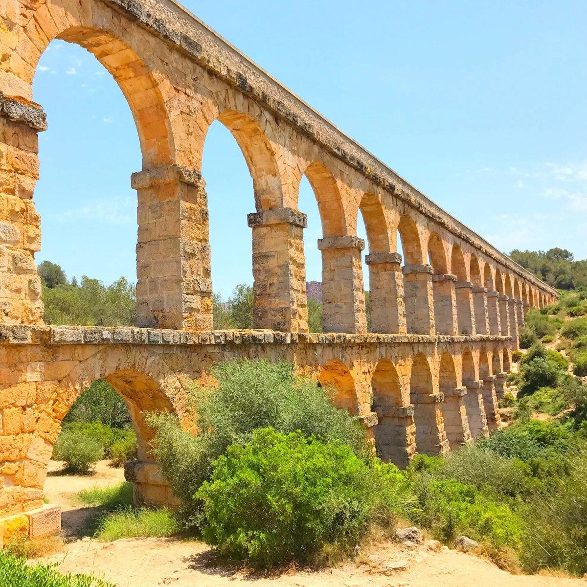 Roman Architecture Aqueducts Roman Aqueduct Stock Illustrations
