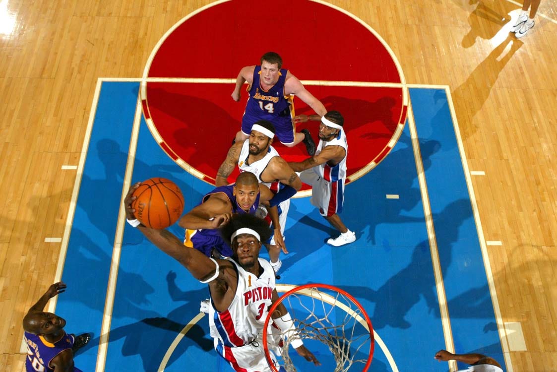 Ben Wallace Blocks Shaq