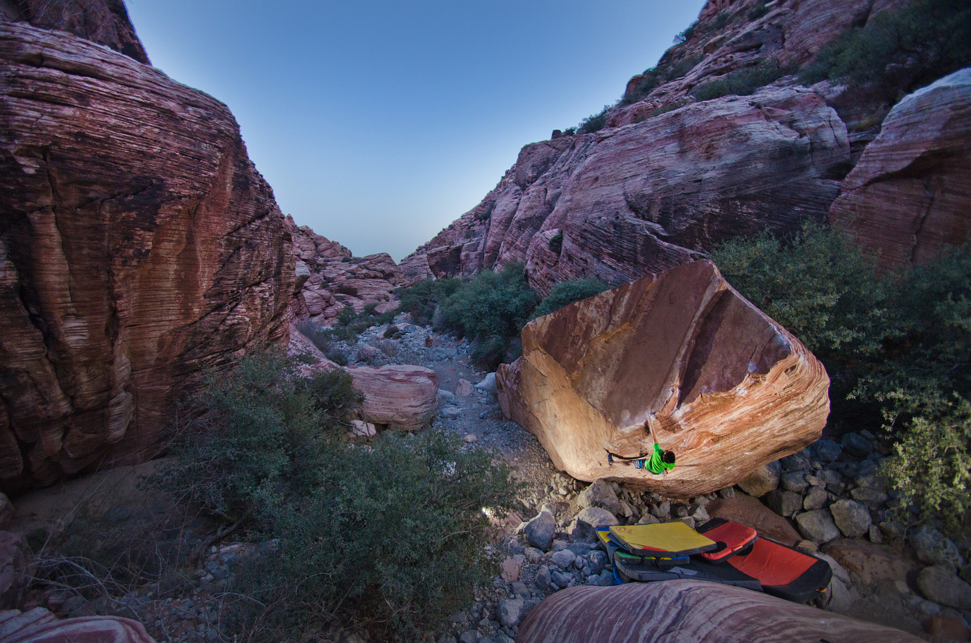 Climbing In Red Rocks Red Rock Bouldering — The Travel Guide For