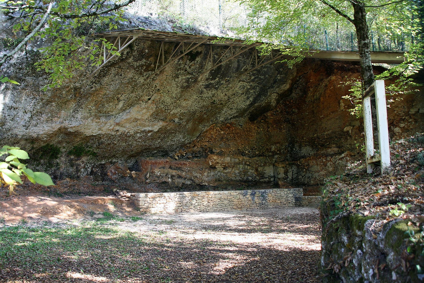 Neanderthal Shelter