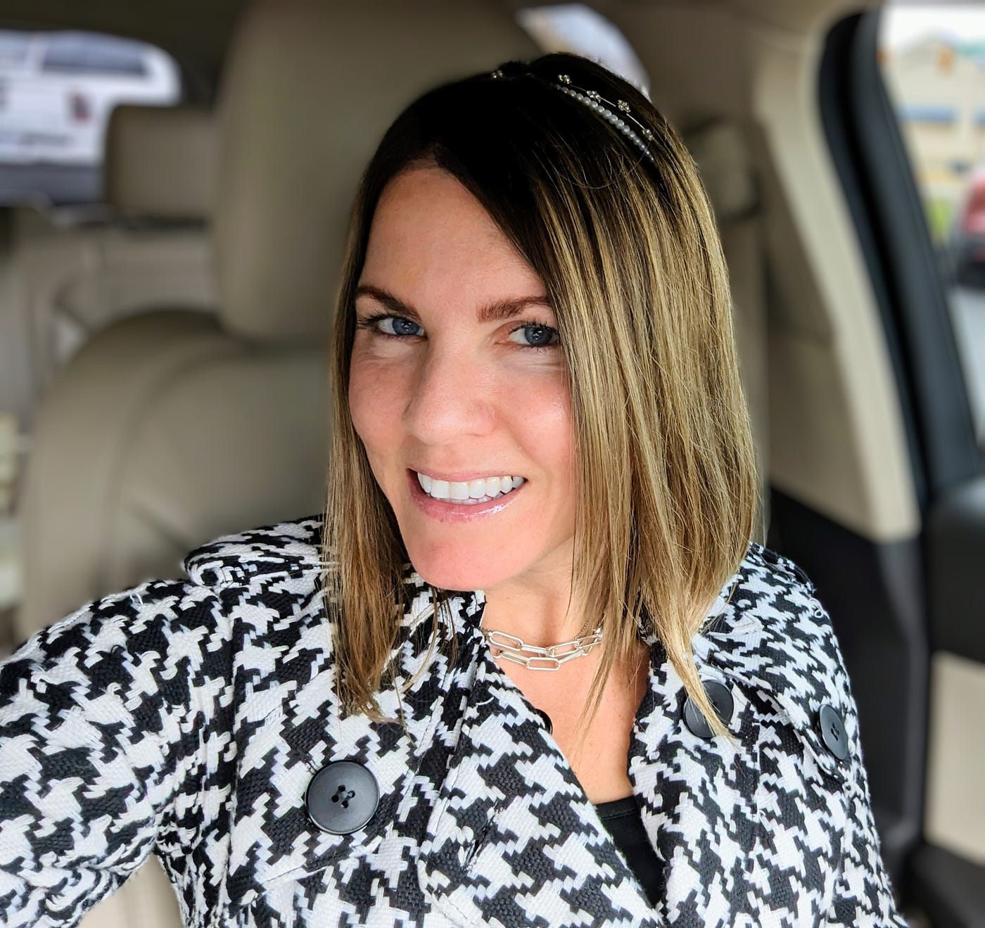 Amanda May's Instagram, Twitter & Facebook on IDCrawl