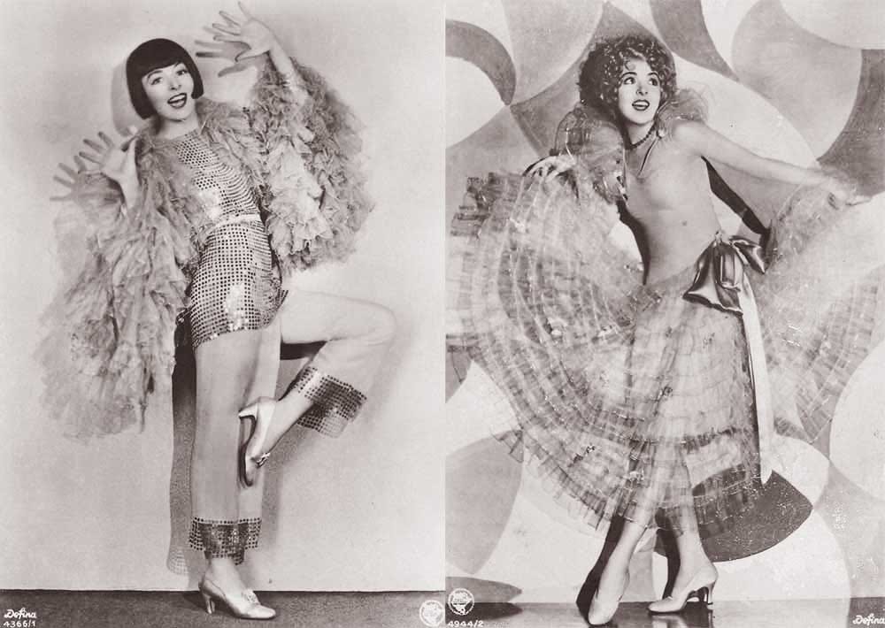 Flappers In The Roaring Twenties