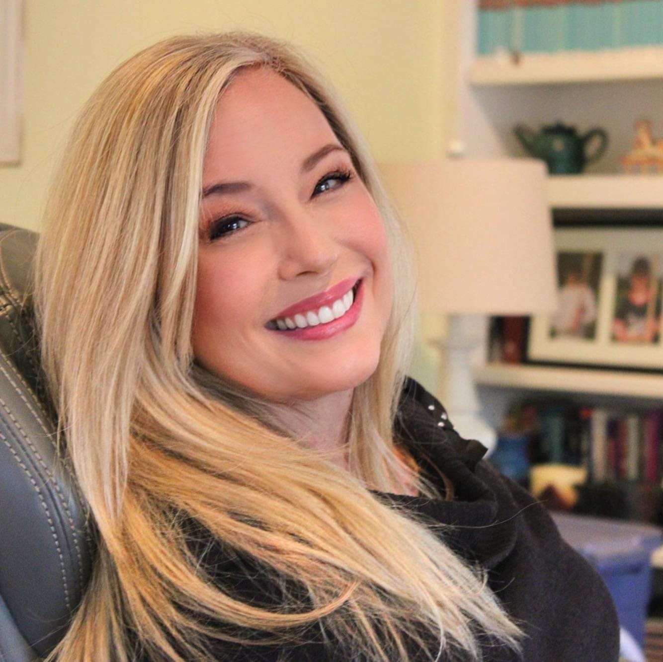 Elizabeth Hamilton's Instagram, Twitter & Facebook on IDCrawl