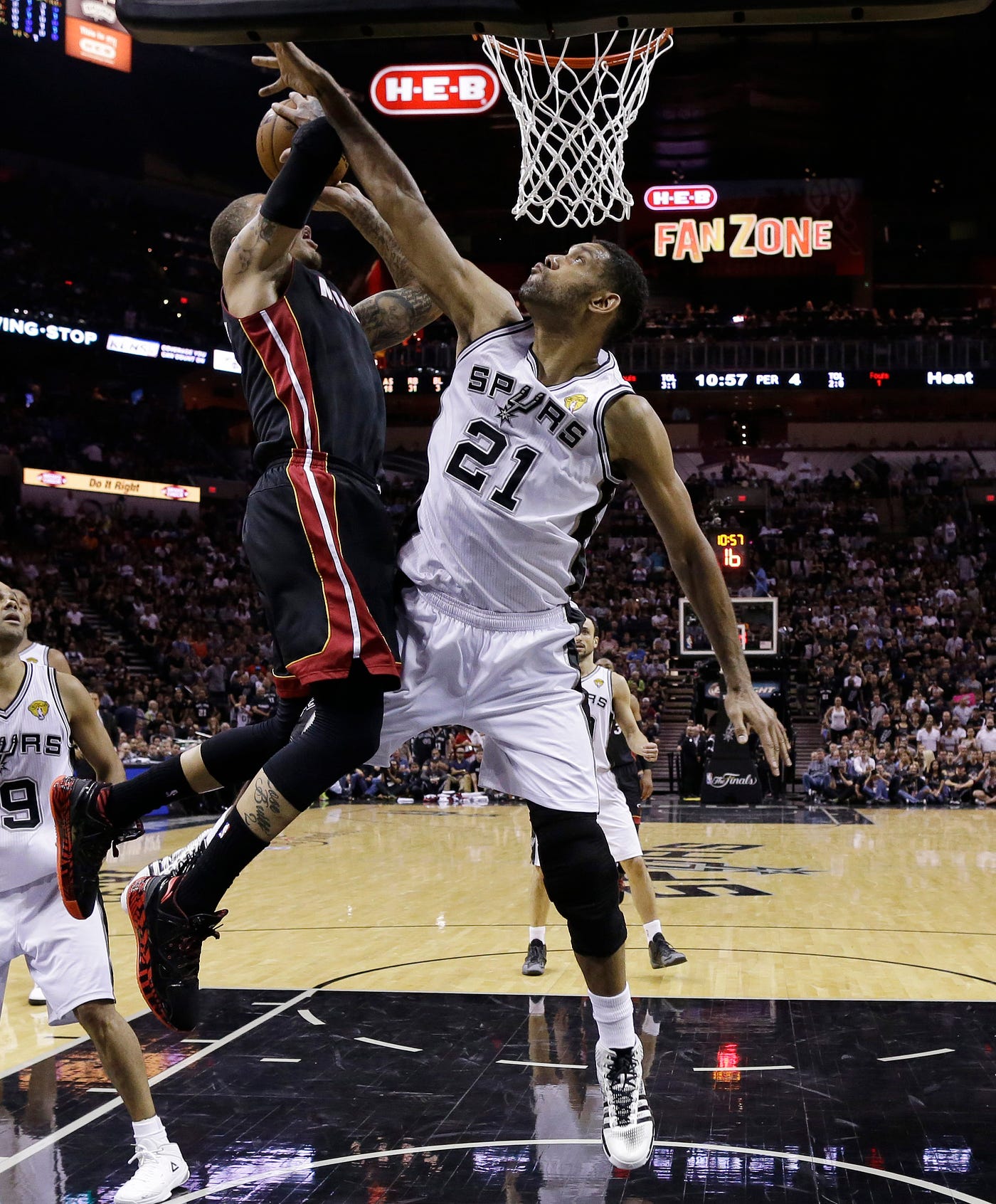 Michael Beasley Weed The Ultimate Showdown: Pop Vs. Michael Beasley?!