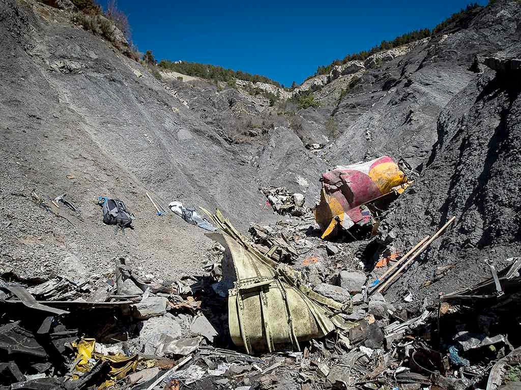 What Caused The Germanwings Flight Crash Business Insider Germanwings