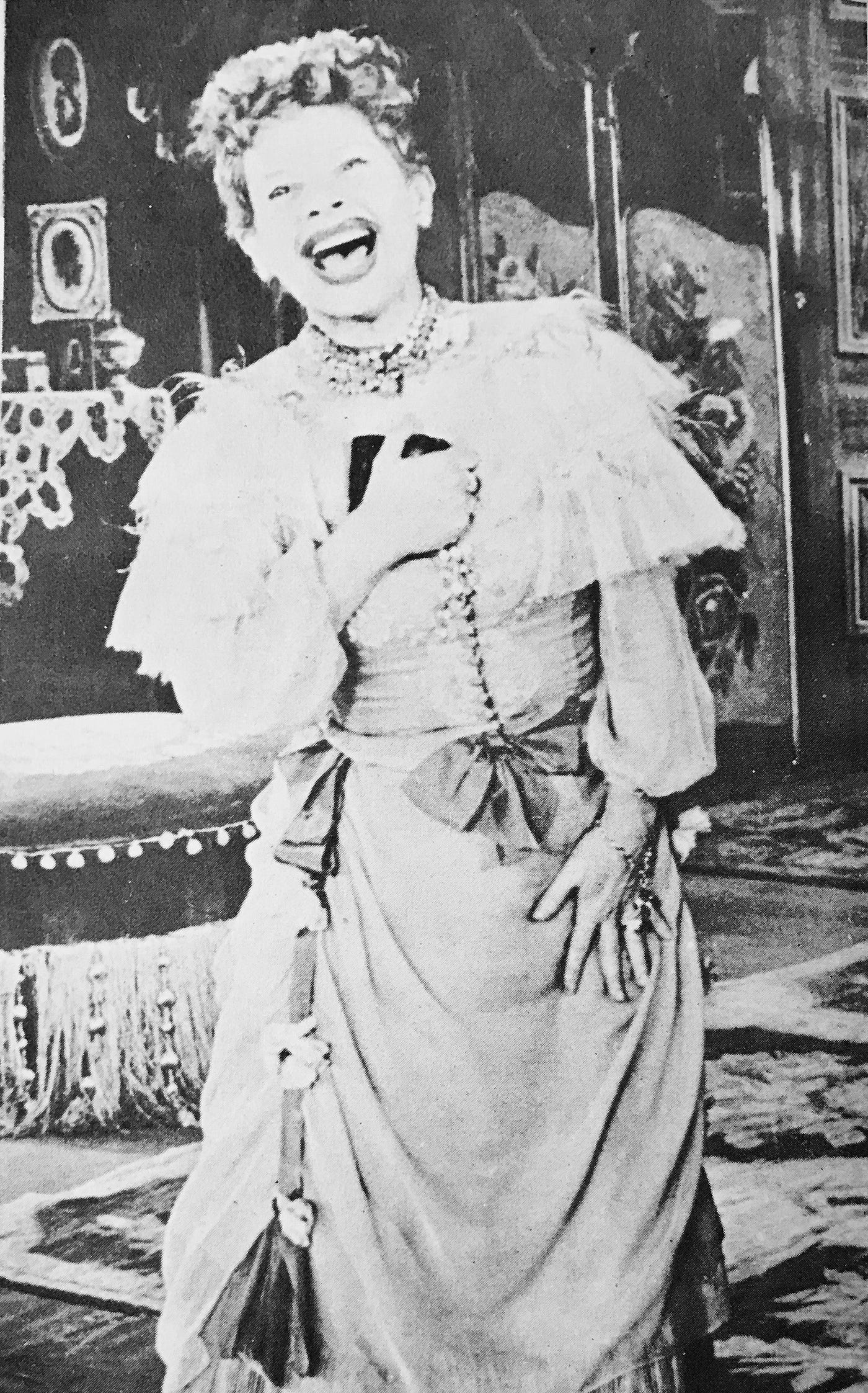 Ruth Gordon Dolly Levi Bette Midler Stars In 'Hello Dolly'