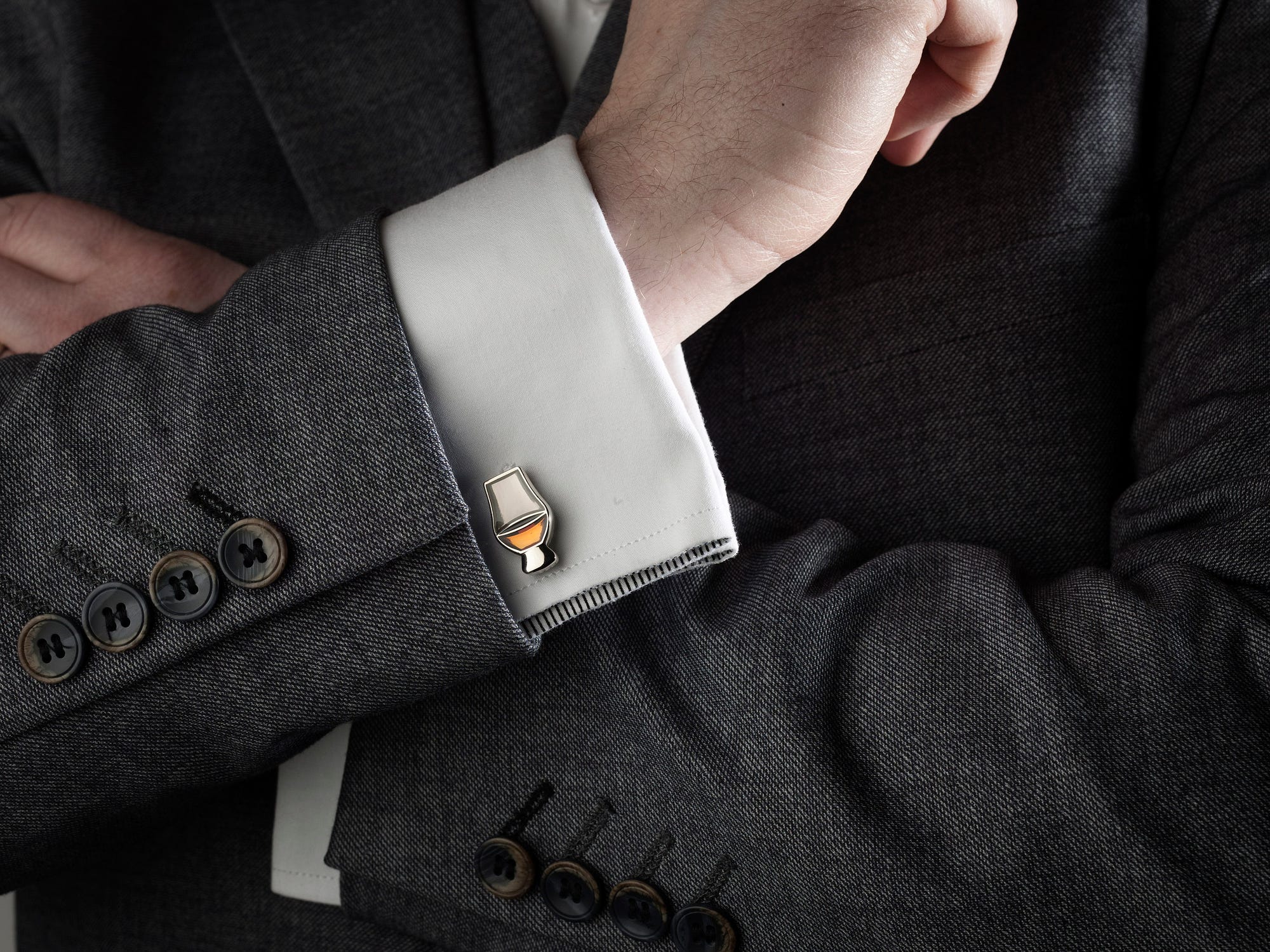 How To Wear Cufflinks