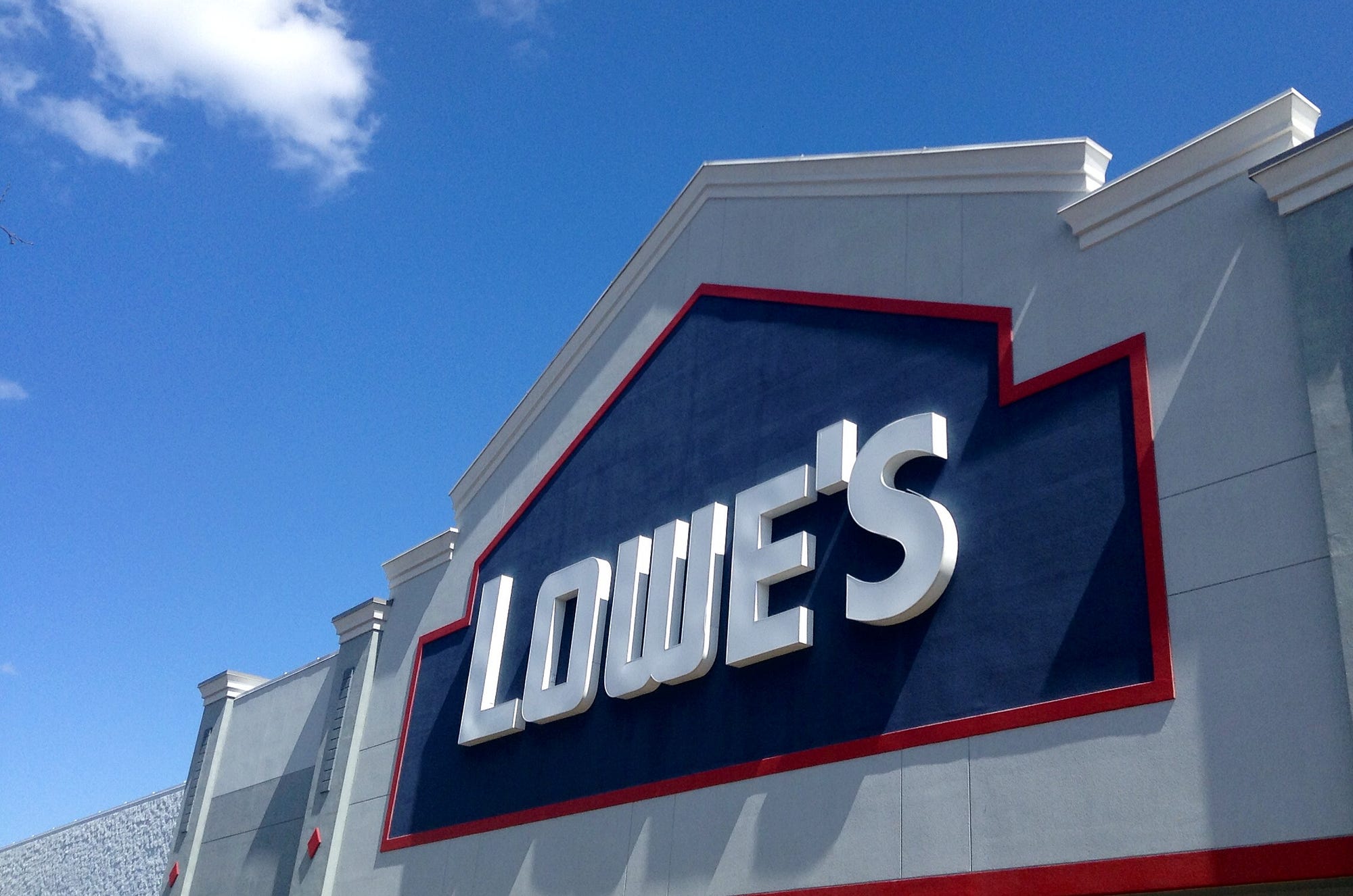 Logo Lowes Lowe's Renovates Its Retail Strategy | By Stephanie Hughes