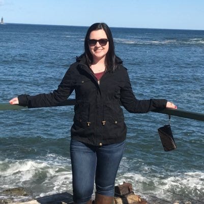 Amanda Castonguay – Medium