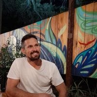 Adrian Werbes – Medium
