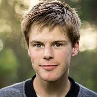 Gustav Finne Møller Aarup-Kristensen – Medium