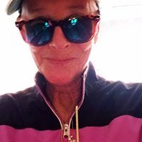 Leslie Keyes – Medium