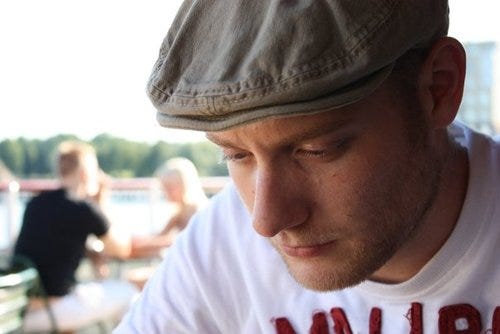 Fergus Bell – Medium