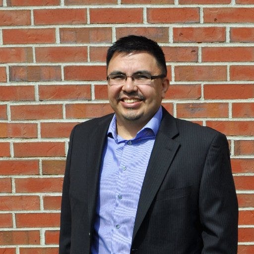 Dave Sena – Medium