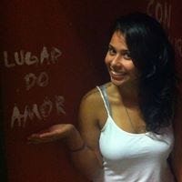 Luli Barros – Medium
