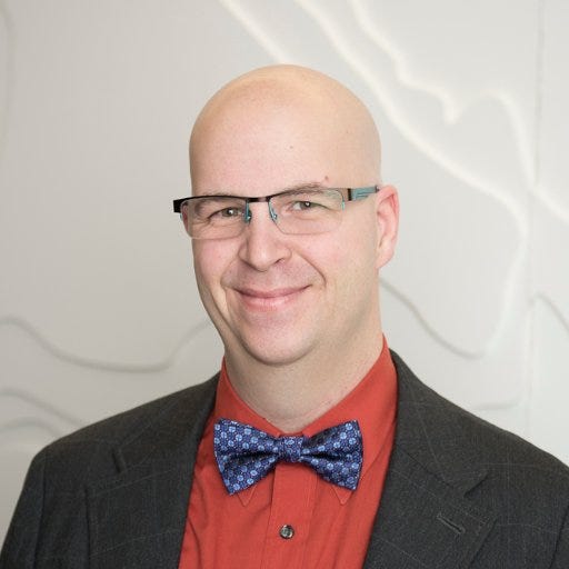 Douglas Wegg – Medium
