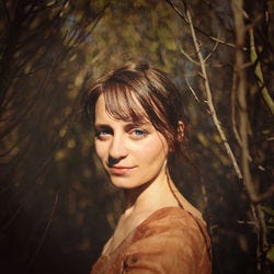 M DELINE T SQUIN – Medium