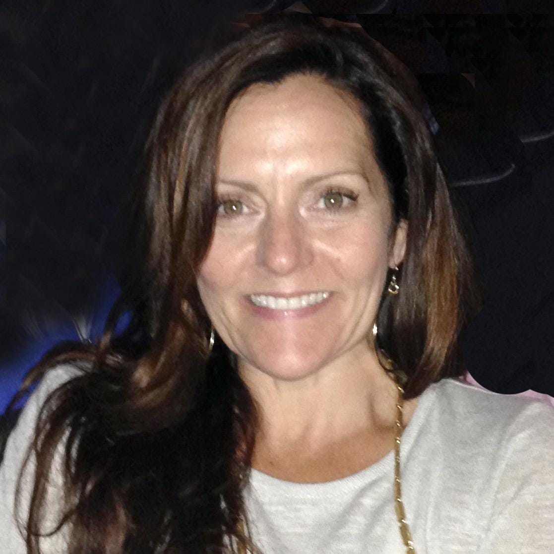 Anne Damphousse – Medium