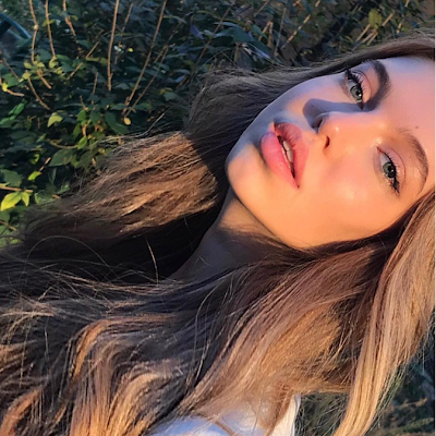 Daria Moore – Medium