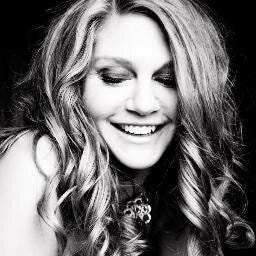 Laura Jelinek – Medium