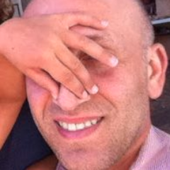 Elan Dekel – Medium