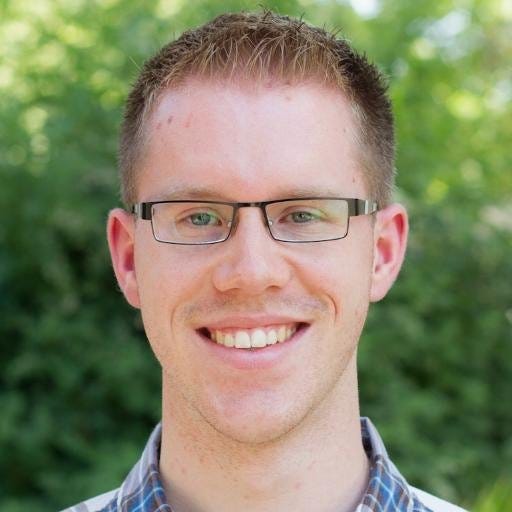 Dennis Stevense – Medium