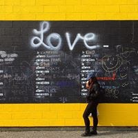 Ting Yi Wu – Medium