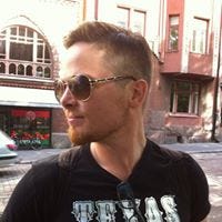 Kevin Teachey – Medium