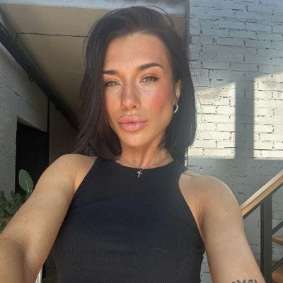 Agata Douglas – Medium