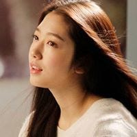 Aida Alvin – Medium