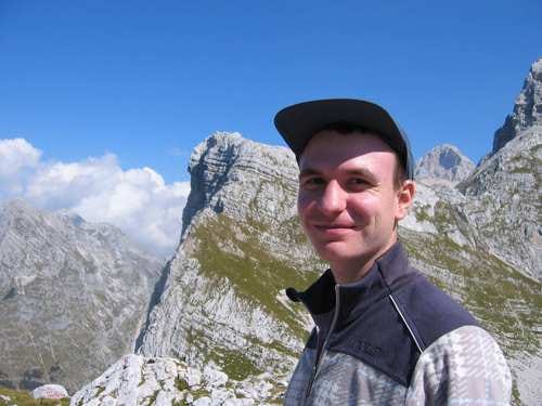 Jona J. Fras – Medium
