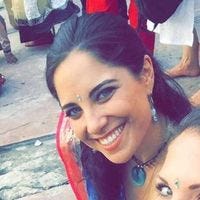 Ali Singer – Medium