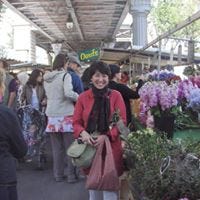 Linda Isako Angst – Medium