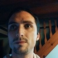 Iván Linares – Medium