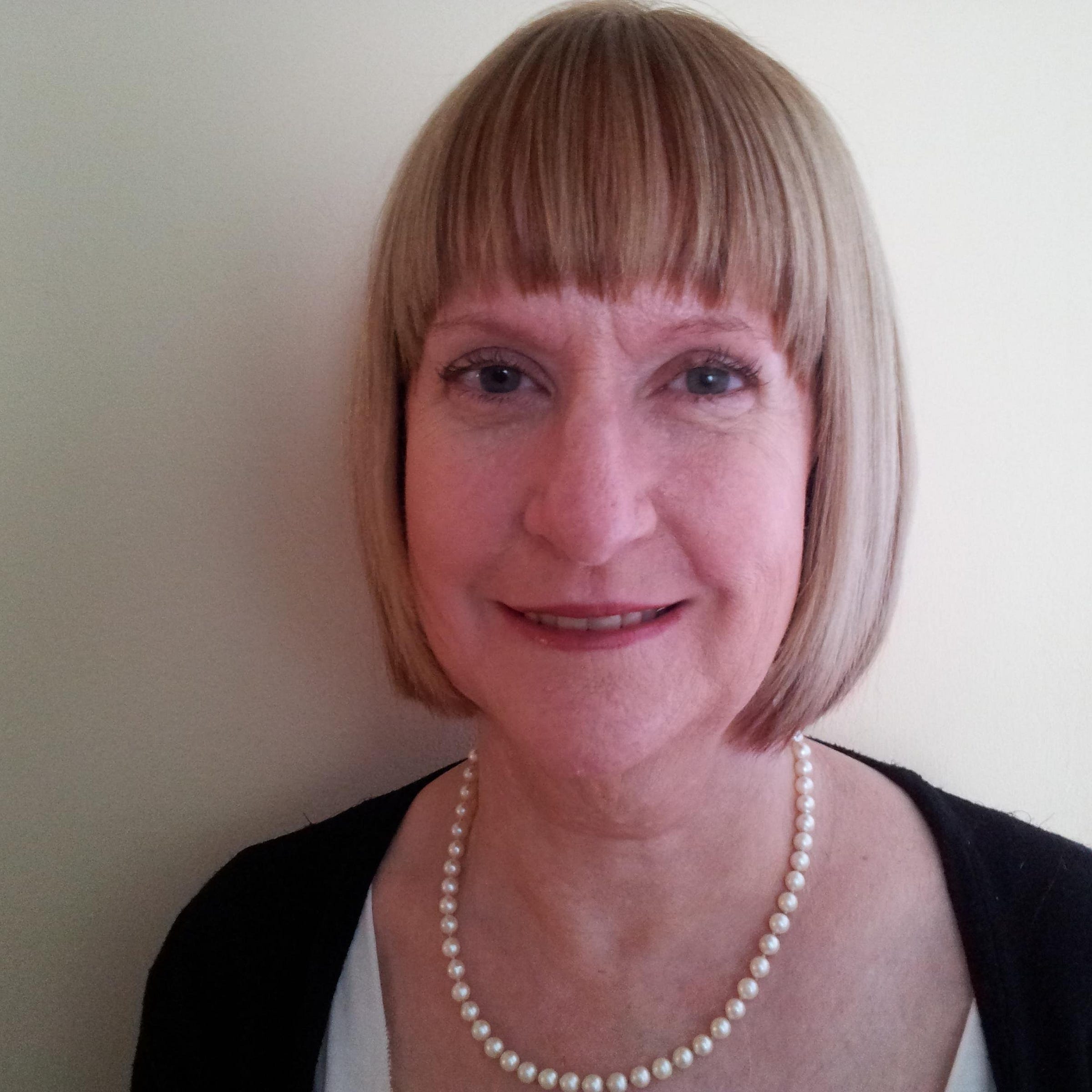 Moira de Roche – Medium