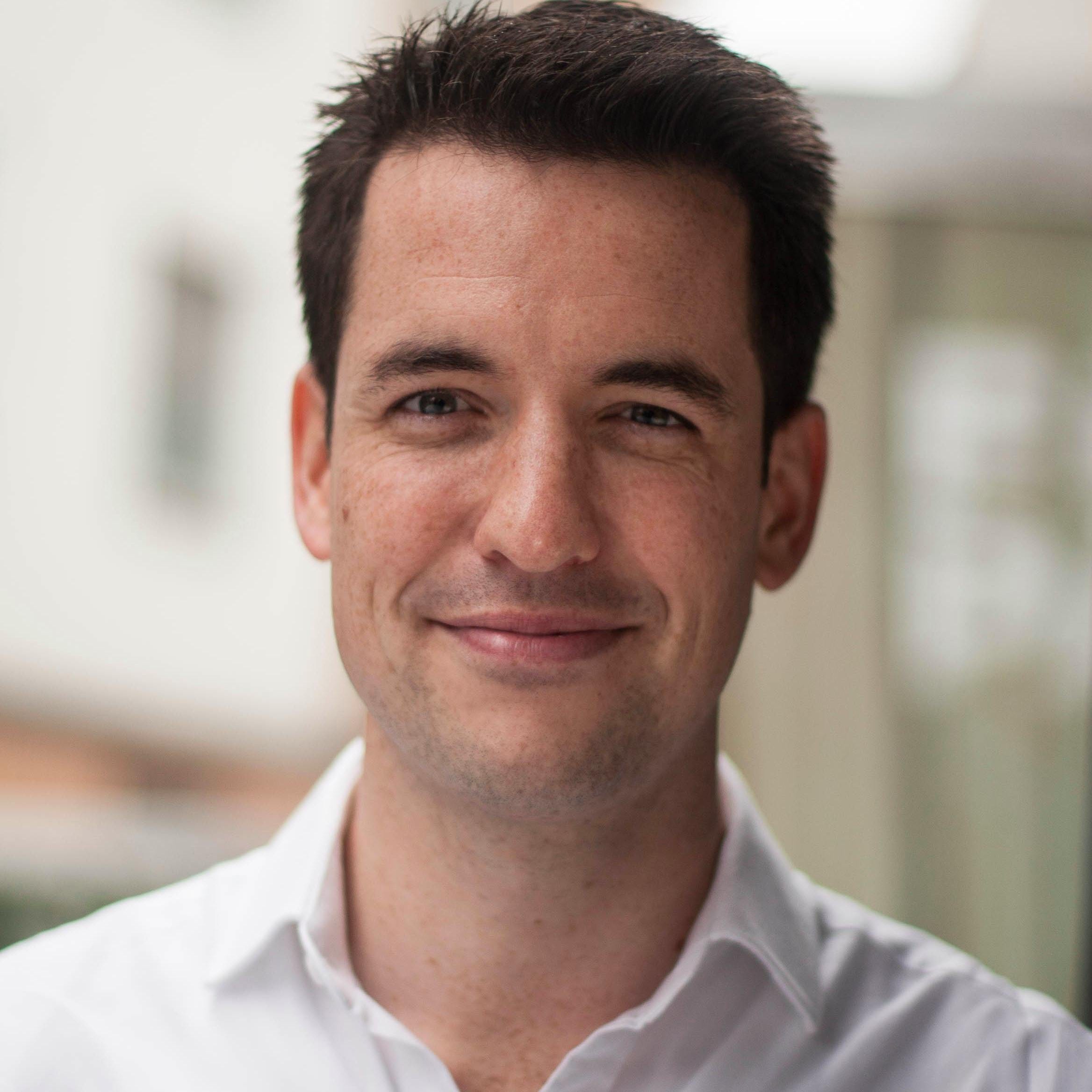 Daniel van Binsbergen – Medium