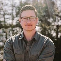 Aaron Hardinger – Medium