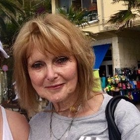 Louise Fincham – Medium