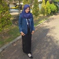 Putri Yulia E – Medium