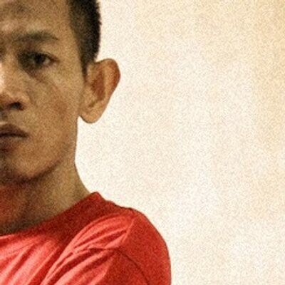 Valent Mustamin – Medium