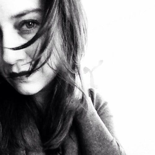 Lisa DeFrees – Medium