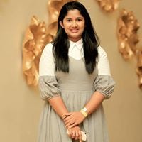 Nethmi Rodrigo – Medium