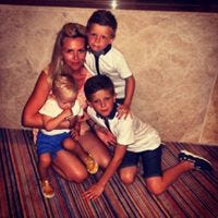 Laura Pain – Medium