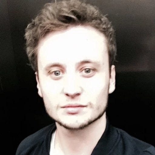 Aaron Duane – Medium