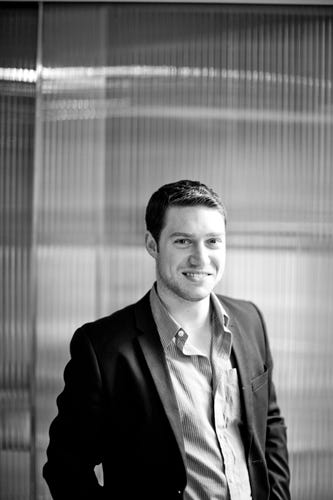 Zach Kelly – Medium