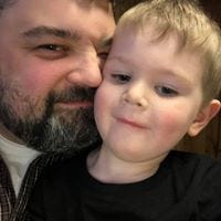 Noah Charles – Medium