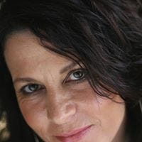 Caroline Murray – Medium