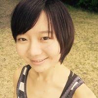 Chloe Hua – Medium