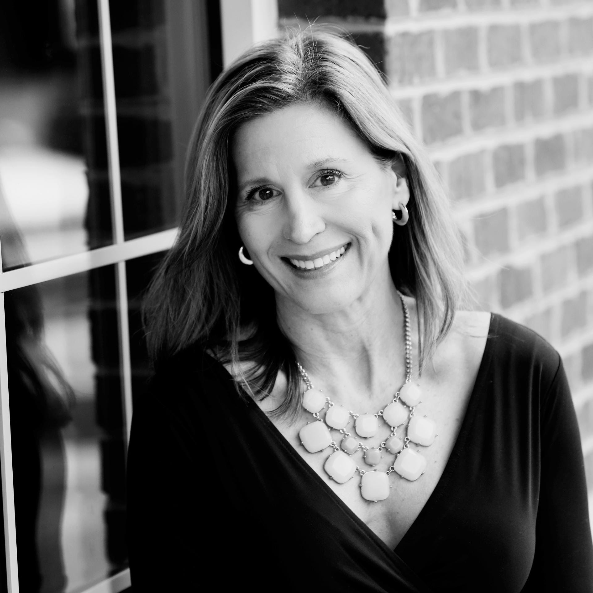 Lisa Hayes – Medium